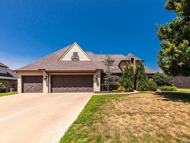 211 E 127th St S, Jenks, OK 74037