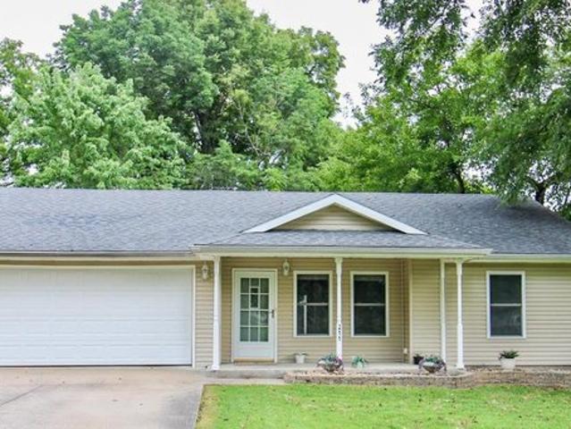 211 E 26th St, Sedalia, MO 65301
