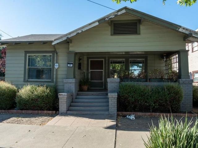 211 E Willow St, Stockton, CA 95202