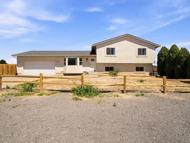 211 E Abarr Dr, Pueblo, CO 81007