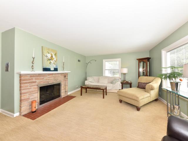 211 E Alta Loma Cir