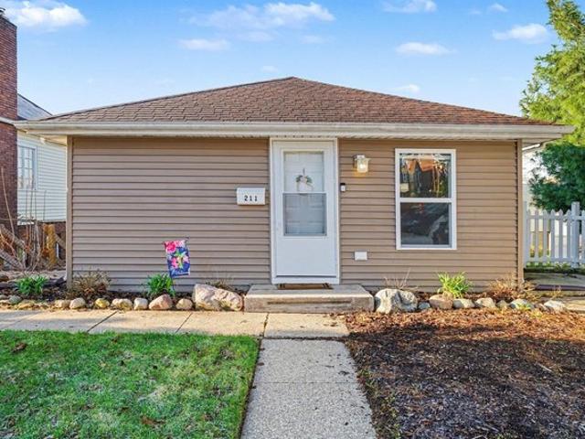211 E Battell St, Mishawaka, IN 46545