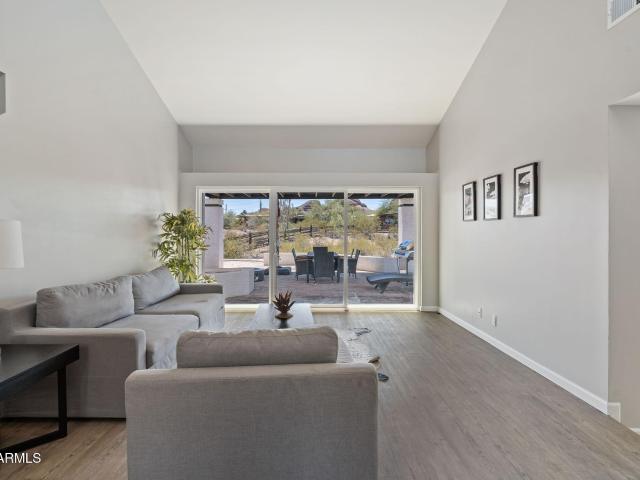 211 e campo desierto road
