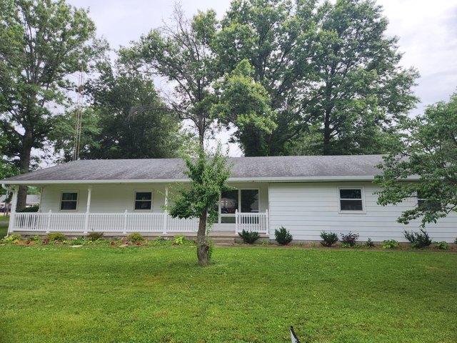 211 E Depew St, Odin, IL 62870