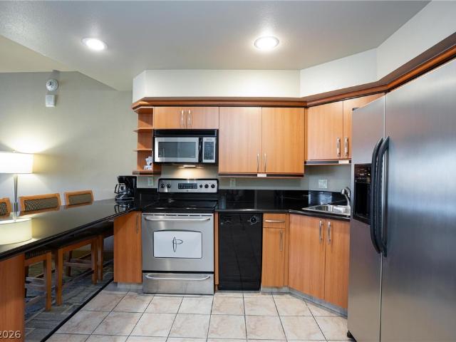 211 E Flamingo Road 1003