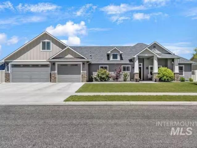 211 E GARRET ST, NEW PLYMOUTH, ID 83655 Single Family Residenc.