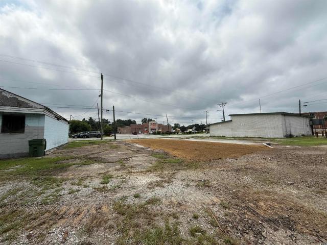 211 E Main St