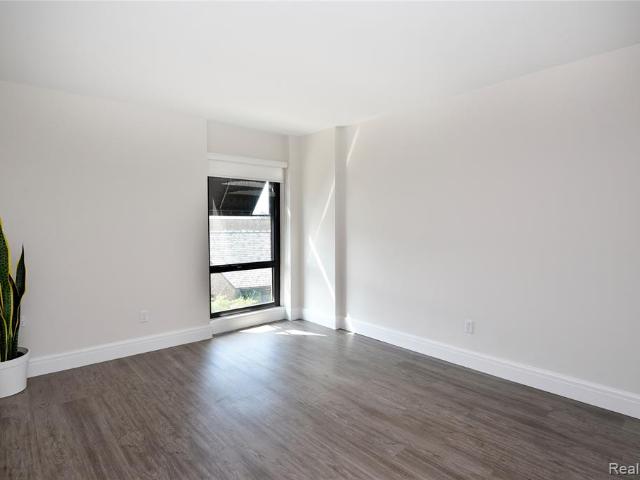 211 E Merrill Street # 404