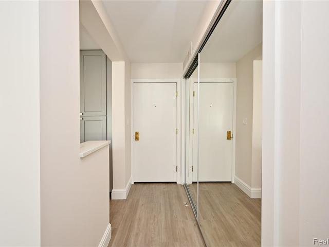 211 E Merrill Street # 410