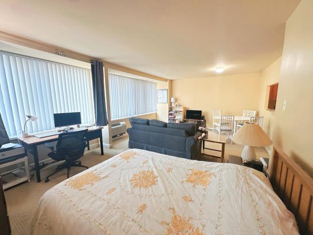211 E OHIO Street # 1605