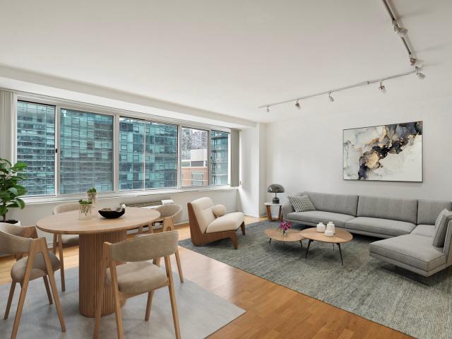 211 E Ohio Street # 2118