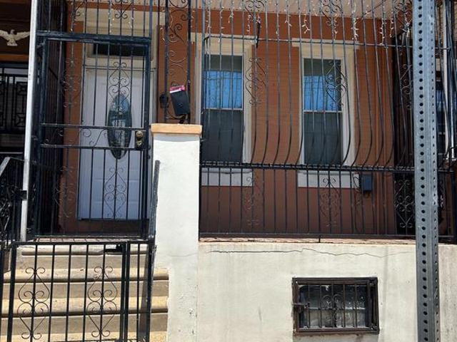 211 E Ontario Street