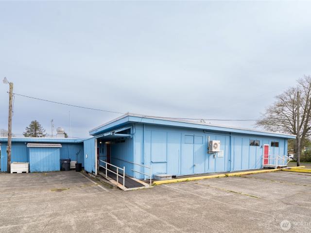 211 E Pacific Ave