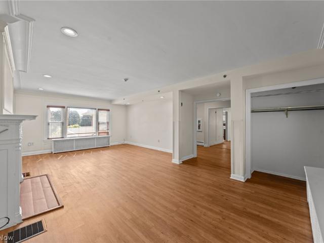 211 E Schaaf Road