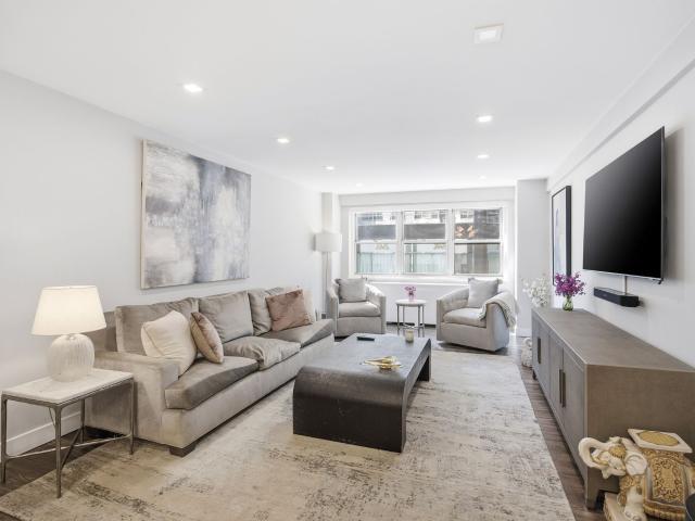211 East 53rd Street, New York, NY