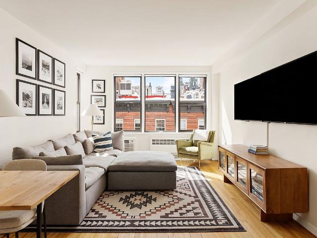 211 East 18th Street, New York, NY