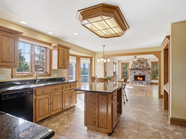 211 Erin Ct
