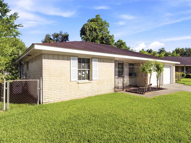 211 estelle circle