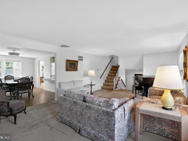211 Fairfield Drive