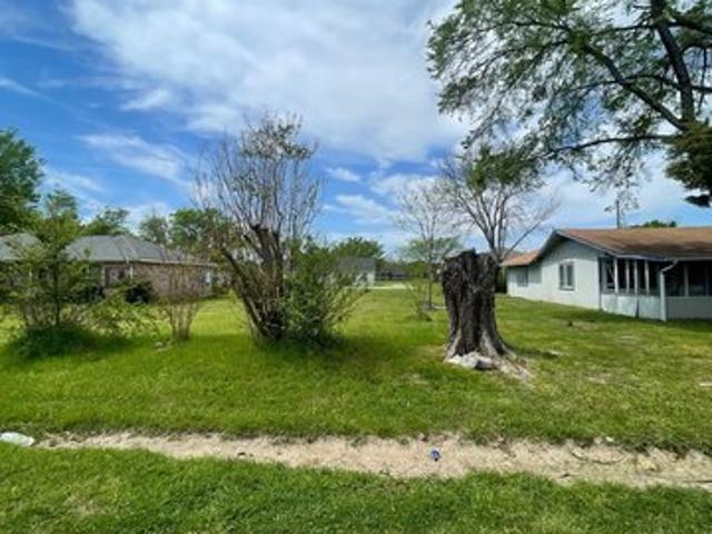 211 Flying Bridge Rd, Gun Barrel City, TX 75156