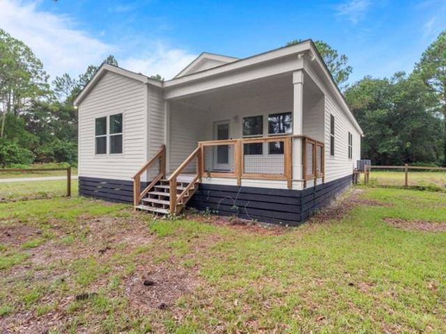 211 Franklin St, Carrabelle, FL 32322