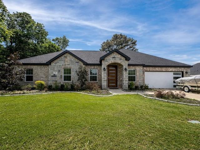 211 Kelly Ln, Seven Points, TX 75143