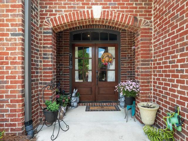 211 Kenniston Dale