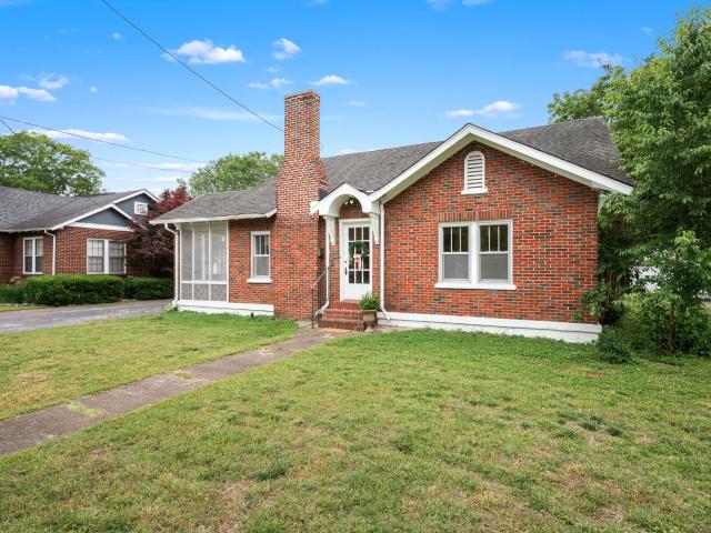 211 Kingwood Dr