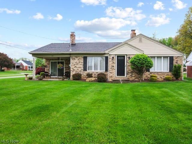 211 Hamilton Blvd, Struthers, OH 44471