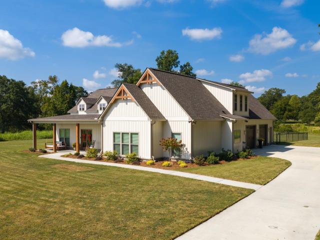211 Harbor Lane