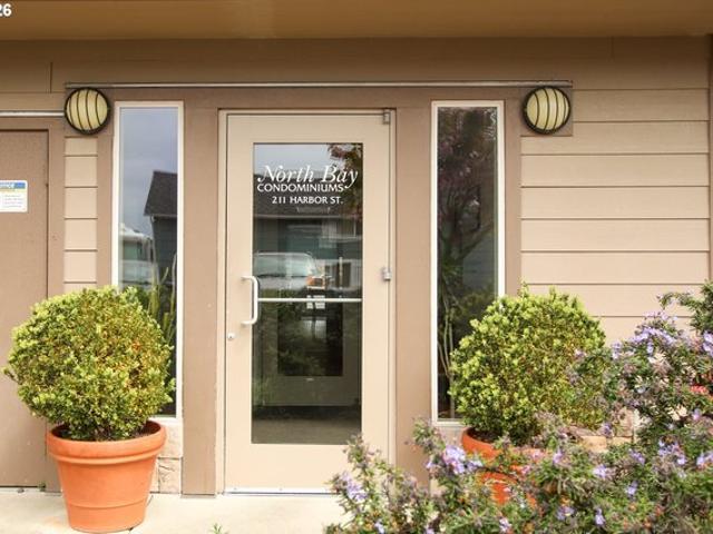 211 Harbor St Apt 26, Florence, OR 97439