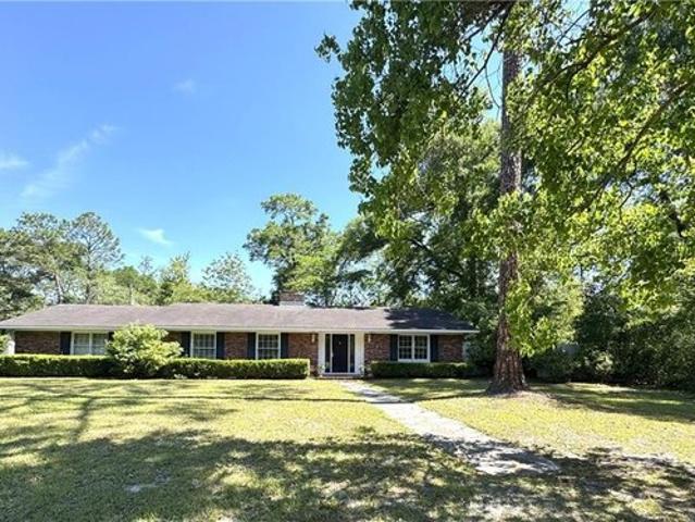 211 Harrington St, Jesup, GA 31546