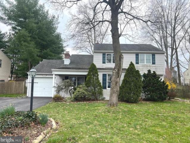 211 Harvest Rd, Cherry Hill, NJ 08002