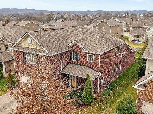 211 Hempstead Ct