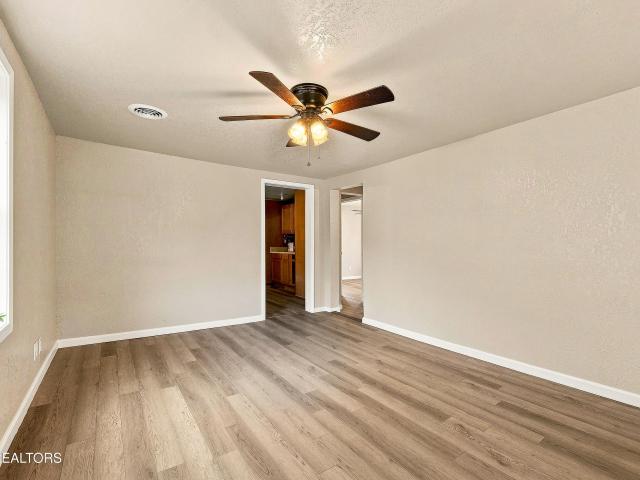 211 Henderson Ave