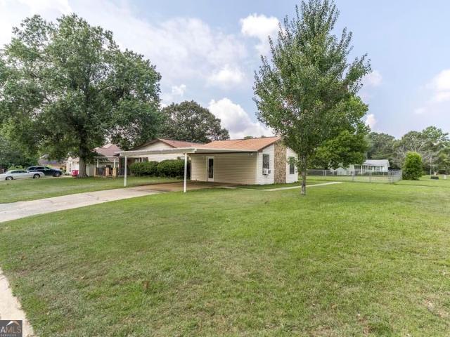 211 Hickory