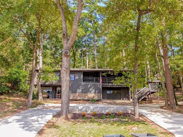 211 Hideaway Lane Central