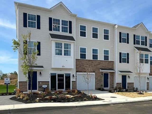 211 Independence Ct, Sellersville, PA 18960