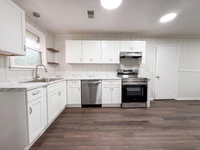 211 Isaac Dr