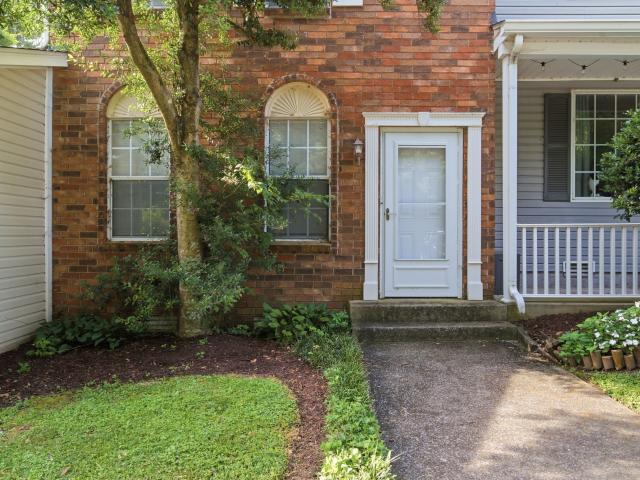 211 Oak Grove Dr