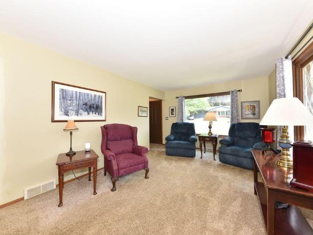 211 Oakview Dr