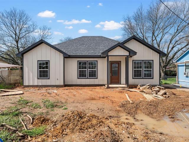 211 Lopez St, Bellmead, TX 76705 | MLS #21187 | Compass