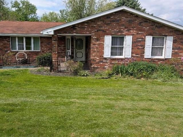 211 Laddie Dr, Washington, PA 15301