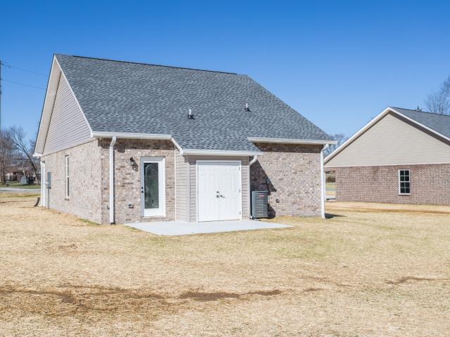 211 Lagoon Dr