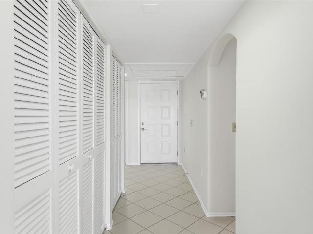 211 Lakewood Dr, Unit 211, Bradenton, FL 34210 | MLS #A4687