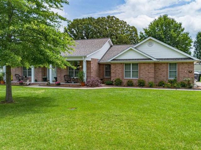 211 Larkspur Ln, Paducah, KY 42003