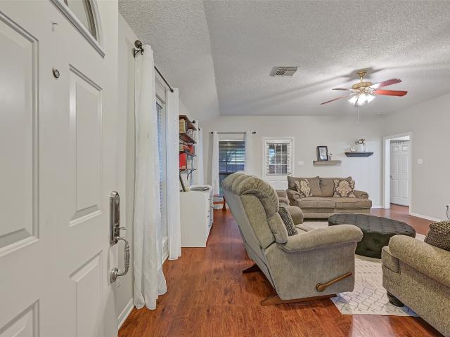 211 Live Oak Lane
