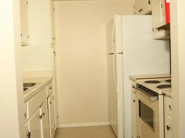 211 Llewellyn Ave, McComb, MS 39648