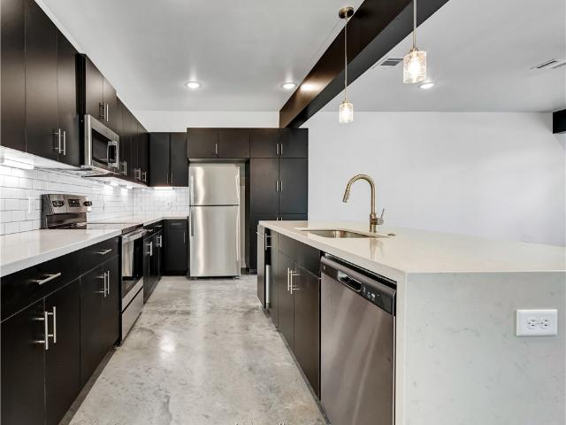 211 Lynn Drive 105