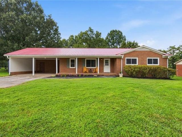 211 Maxwell Dr, Lexington, NC 27295